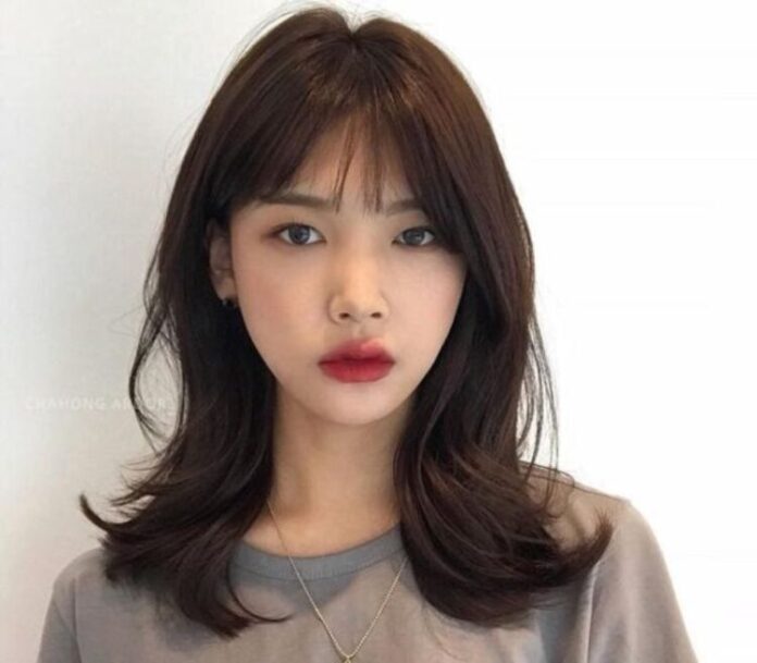 Top 10+ kiểu tóc Layer Medium Length cho bạn nữ thêm xinh