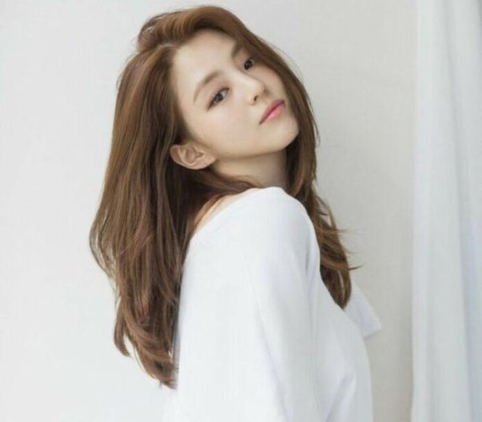 Top 10+ kiểu tóc Layer Medium Length cho bạn nữ thêm xinh