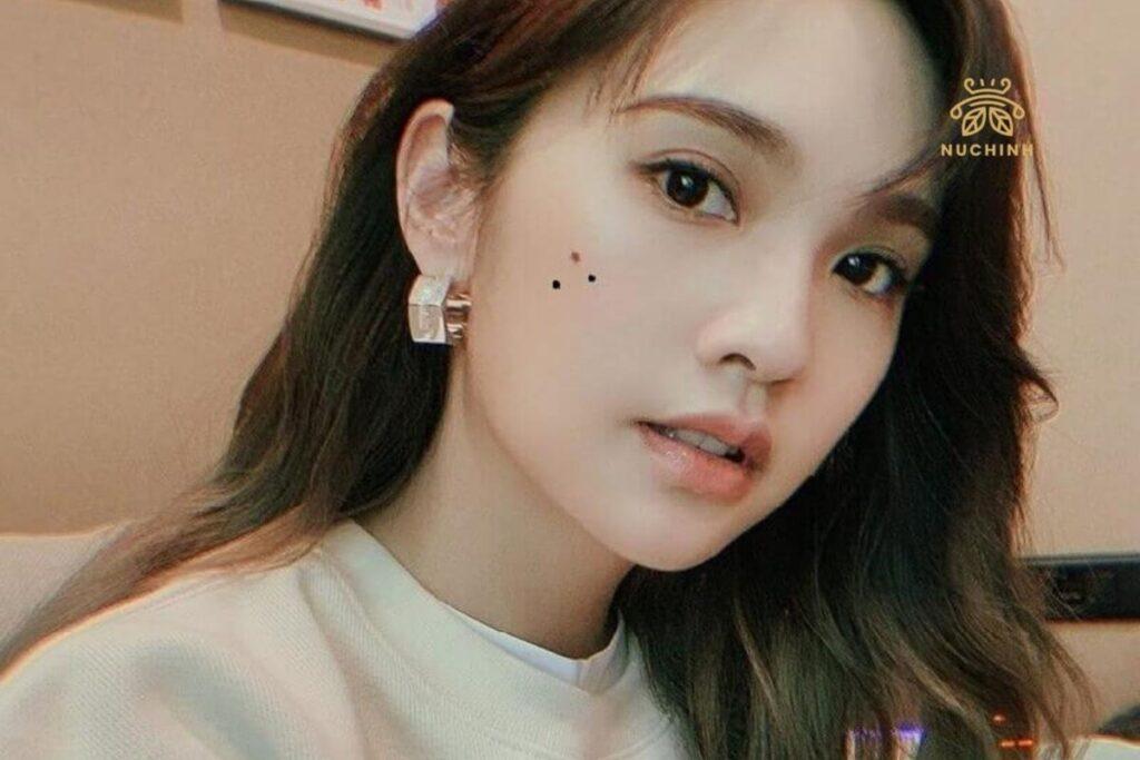 3 nốt ruồi hình tam giác ở nam nữ là tốt hay xấu?